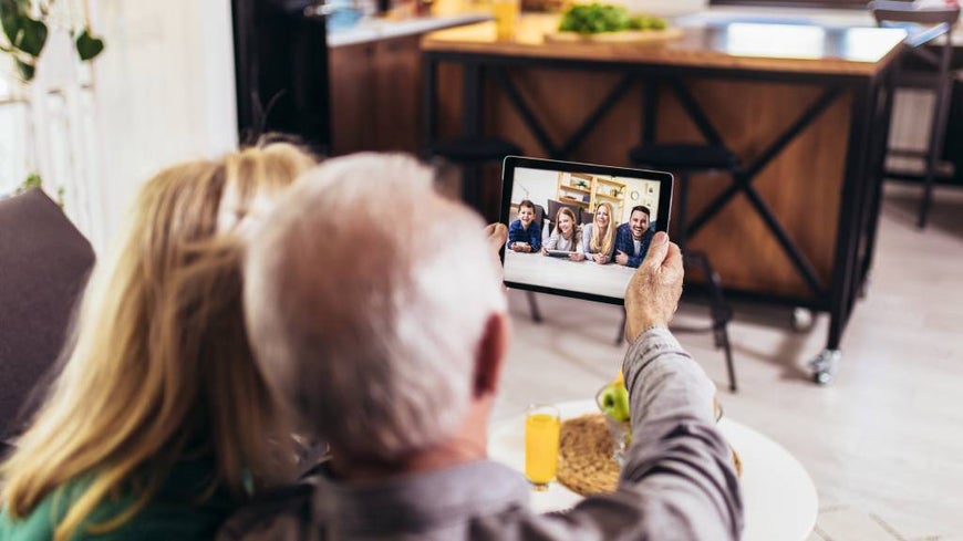 5 tips for keeping in touch with distant family | Australian Seniors