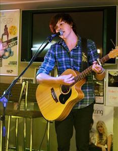 J.J. Emerson | triple j Unearthed