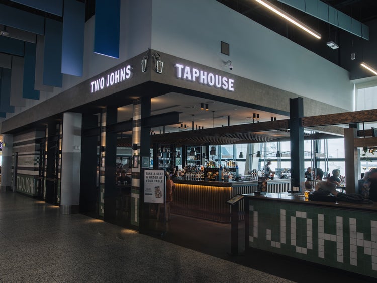 Two Johns Taphouse | Melbourne Airport